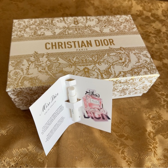 Dior | Party Supplies | New Dior Gift Box Miss Dior Sample And Tissue ...